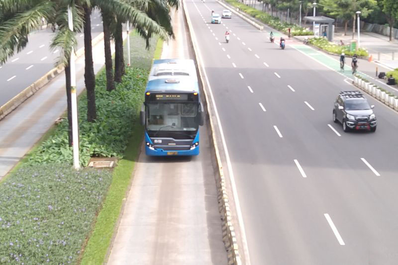 Operasional TransJakarta 24 jam saat malam tahun baru | operasional ...