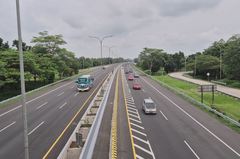 Jalan Tol Cipali ramai lancar di hari lebaran